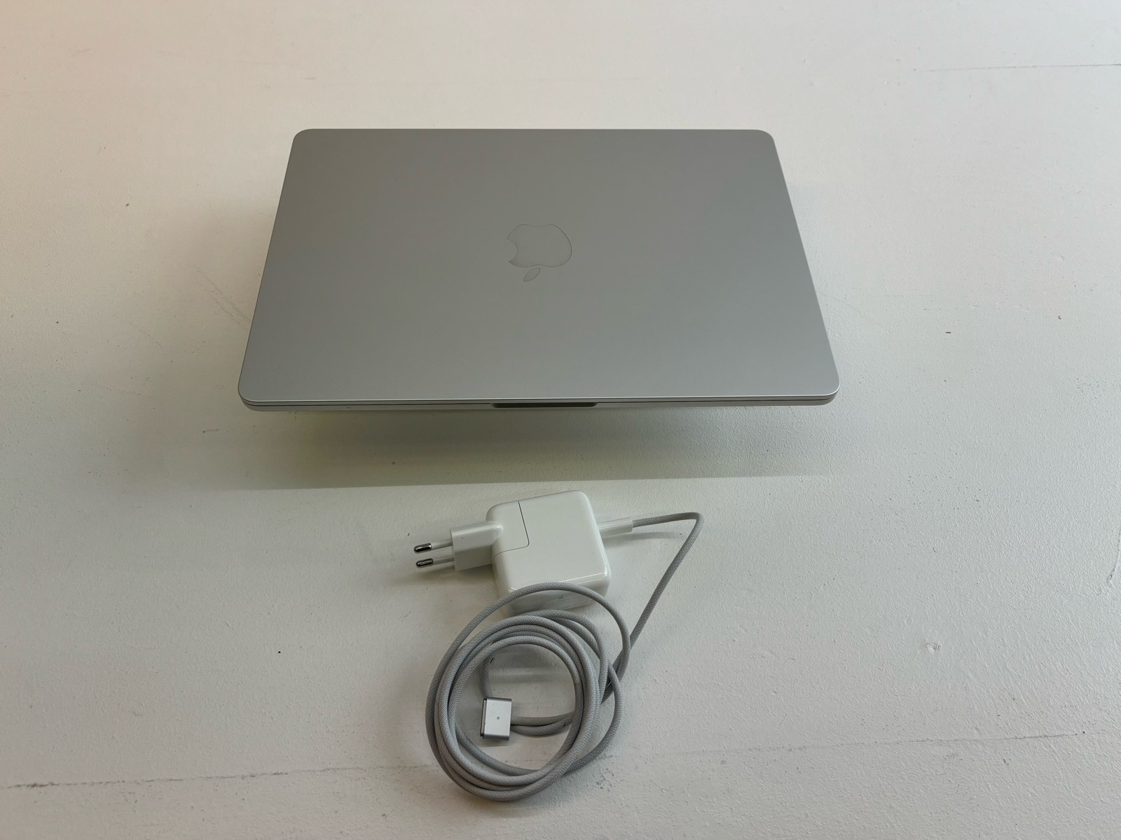 Dator Apple MacBook Air 13 tum (2022) M2 (1956805) - Hitta auktioner på ...