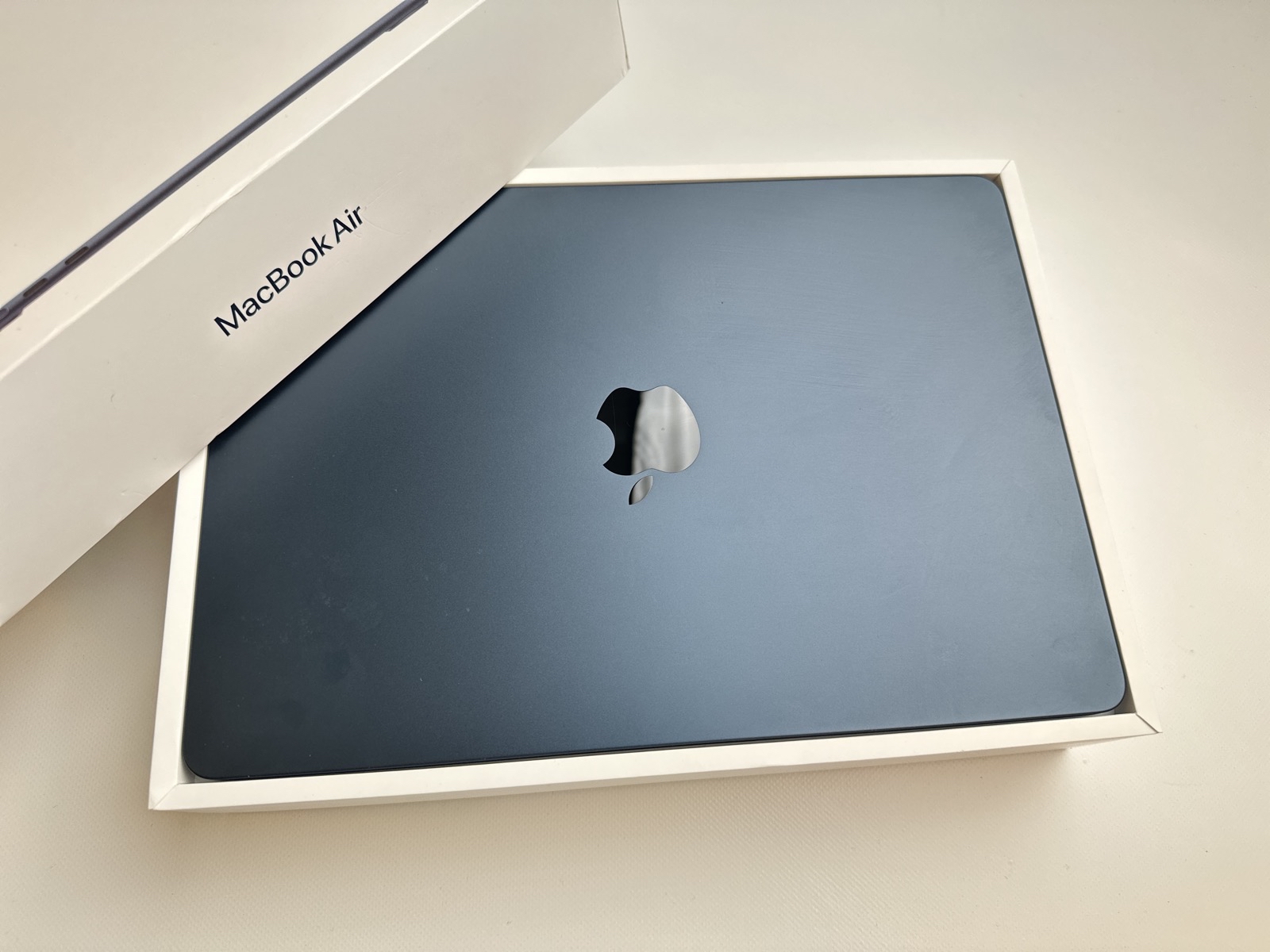 Dator Apple MacBook Air 2022 (59664) via konkursauktion | Budi.se