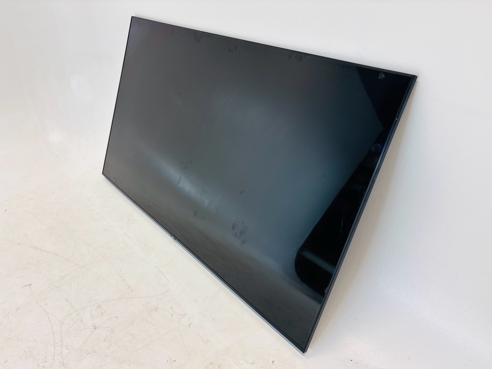 TV-skärm Samsung 75 tum 4k (90448) via konkursauktion - Budi Auktioner
